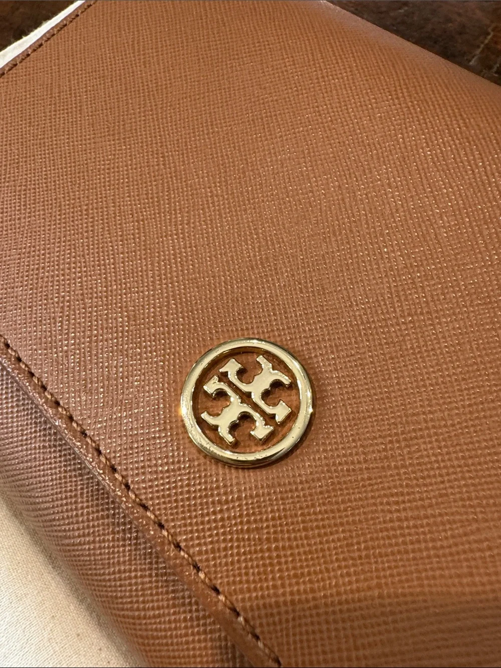 Tory Burch | Bags | Tory Burch Tan Saffiano Leather Logo Wallet ...